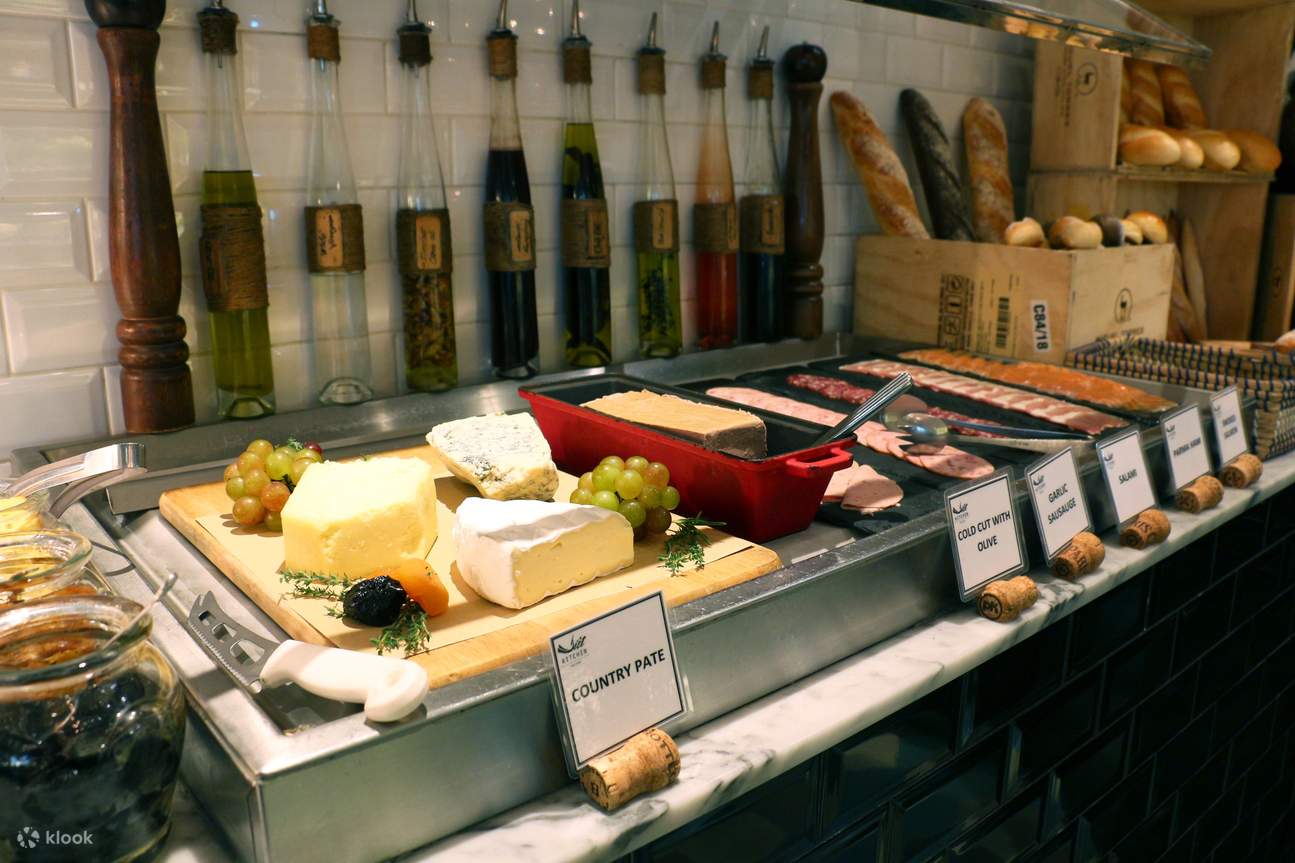 Buffet or Semi Buffet at Renaissance Saigon (Viet Kitchen Restaurant ...